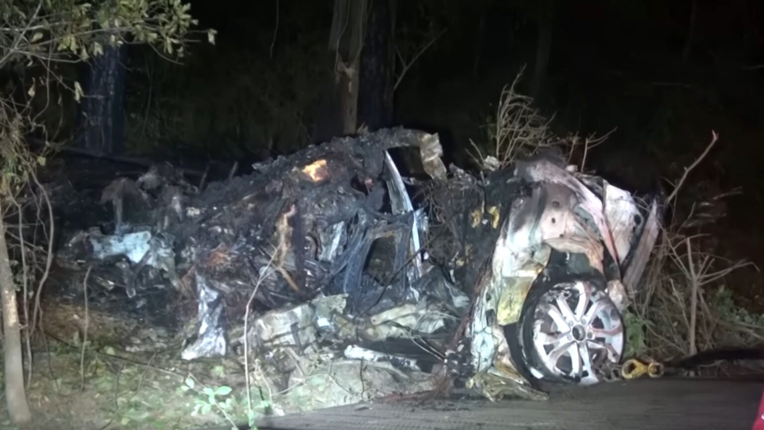 Mercedes Crashes, Explodes Into A Giant Fireball - The Auto Wire