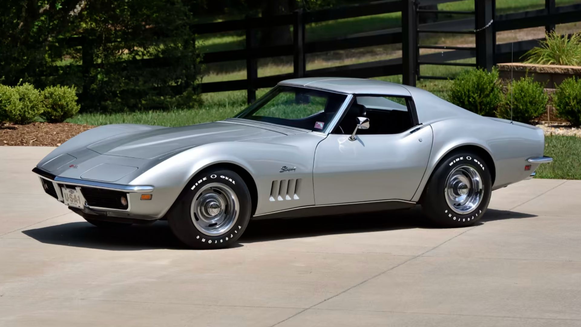Classic Corvettes From The Dr. Mark Davis Collection Showcase Unmatched ...