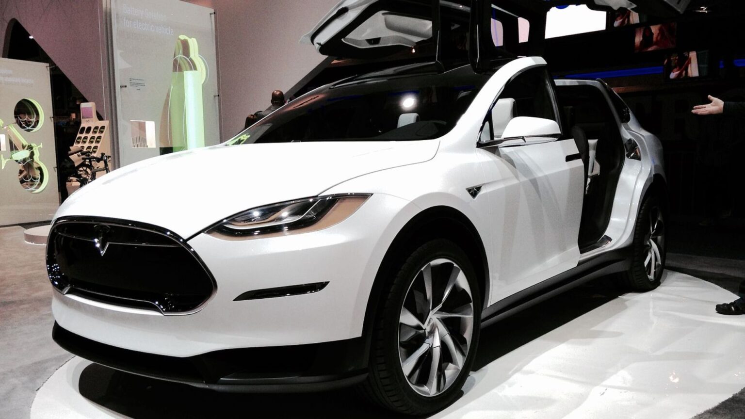 Tesla’s Mad Max Mode Under Federal Investigation for Aggressive Driving ...